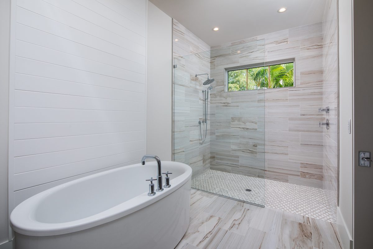 Frameless Shower Clips Vs. U Channel - Builders Glass of Bonita, Inc.