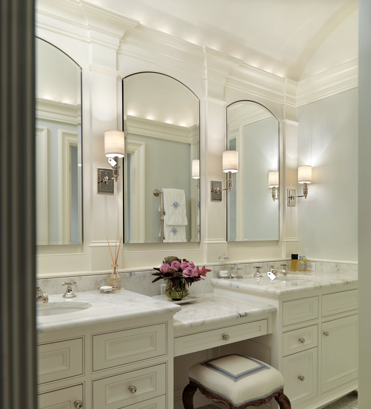 Vanity Style - Builders Glass of Bonita, Inc.
